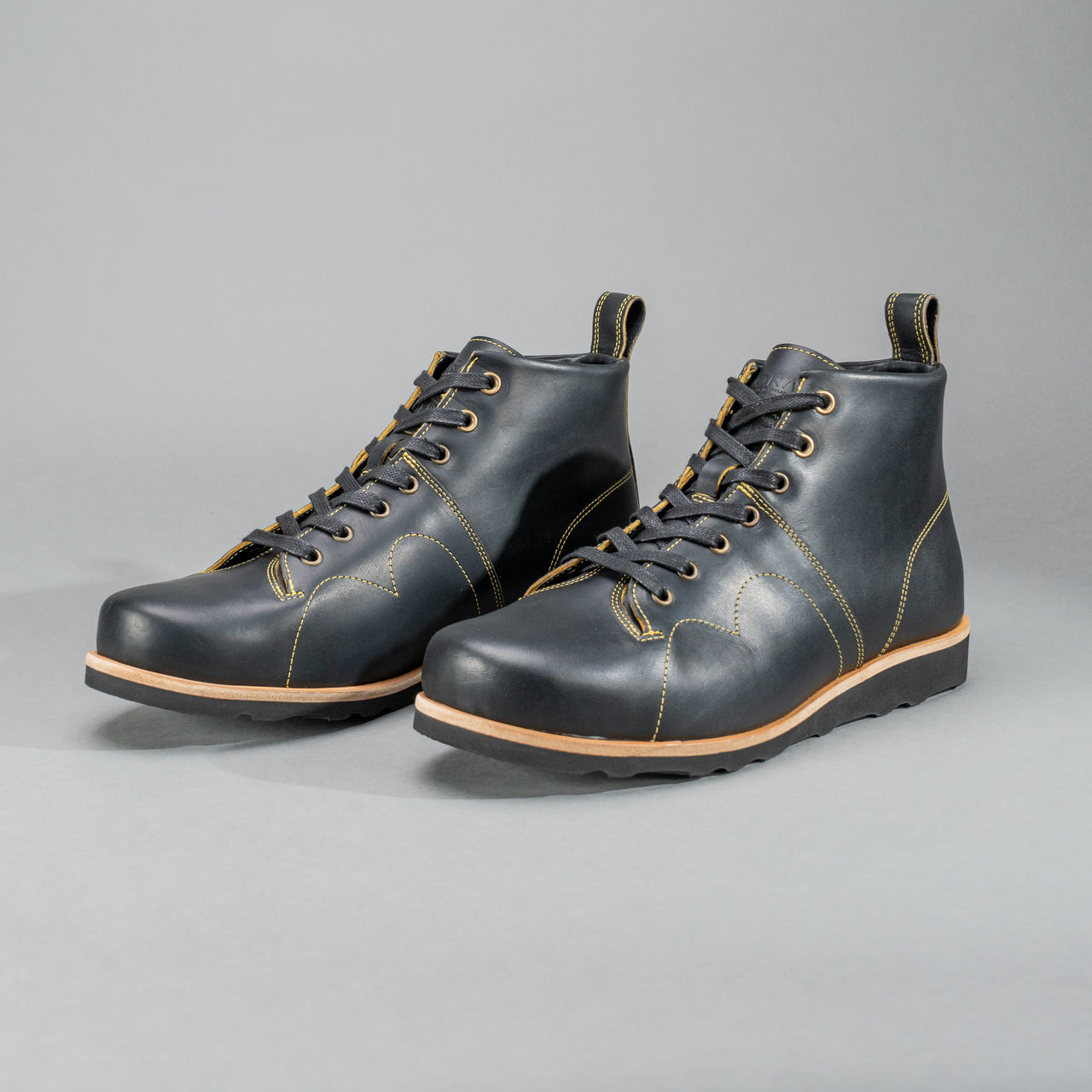 Monkey Boot – Rose Anvil