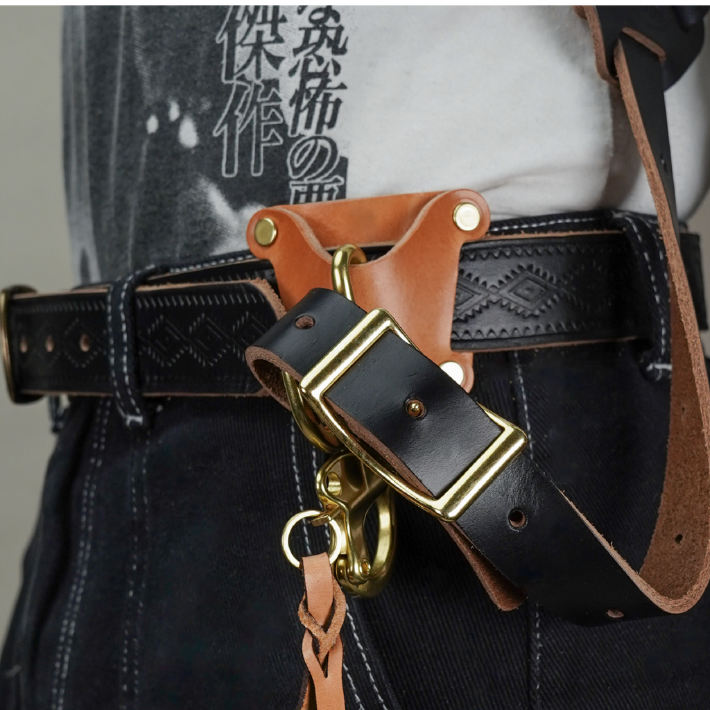 Holster – Rose Anvil